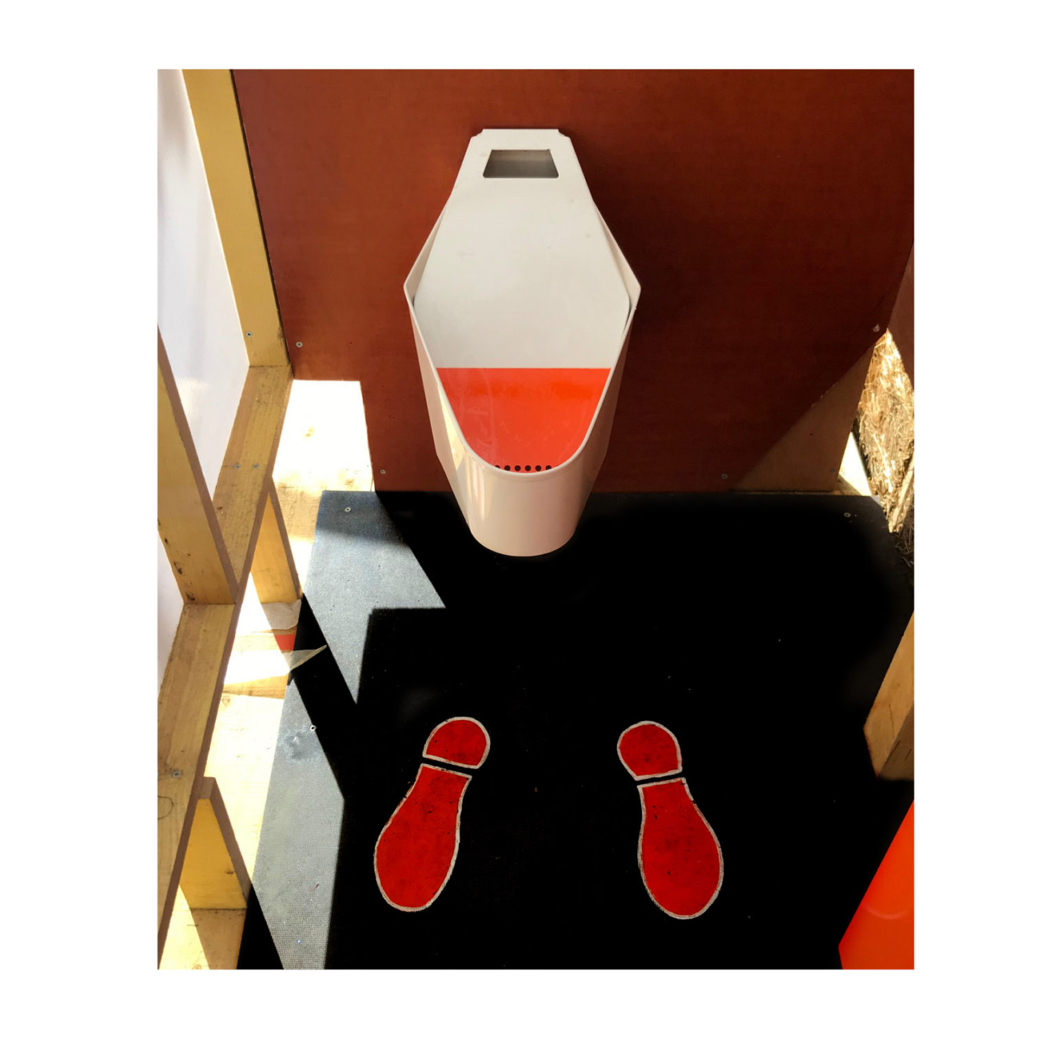 Marcelle - waterless women's urinals